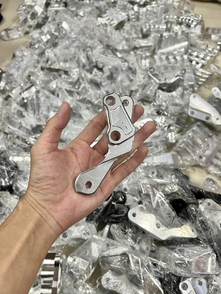 Pas heo trước Winner heo 4pis size đĩa 245mm nhôm cnc nguyên khối màu ...